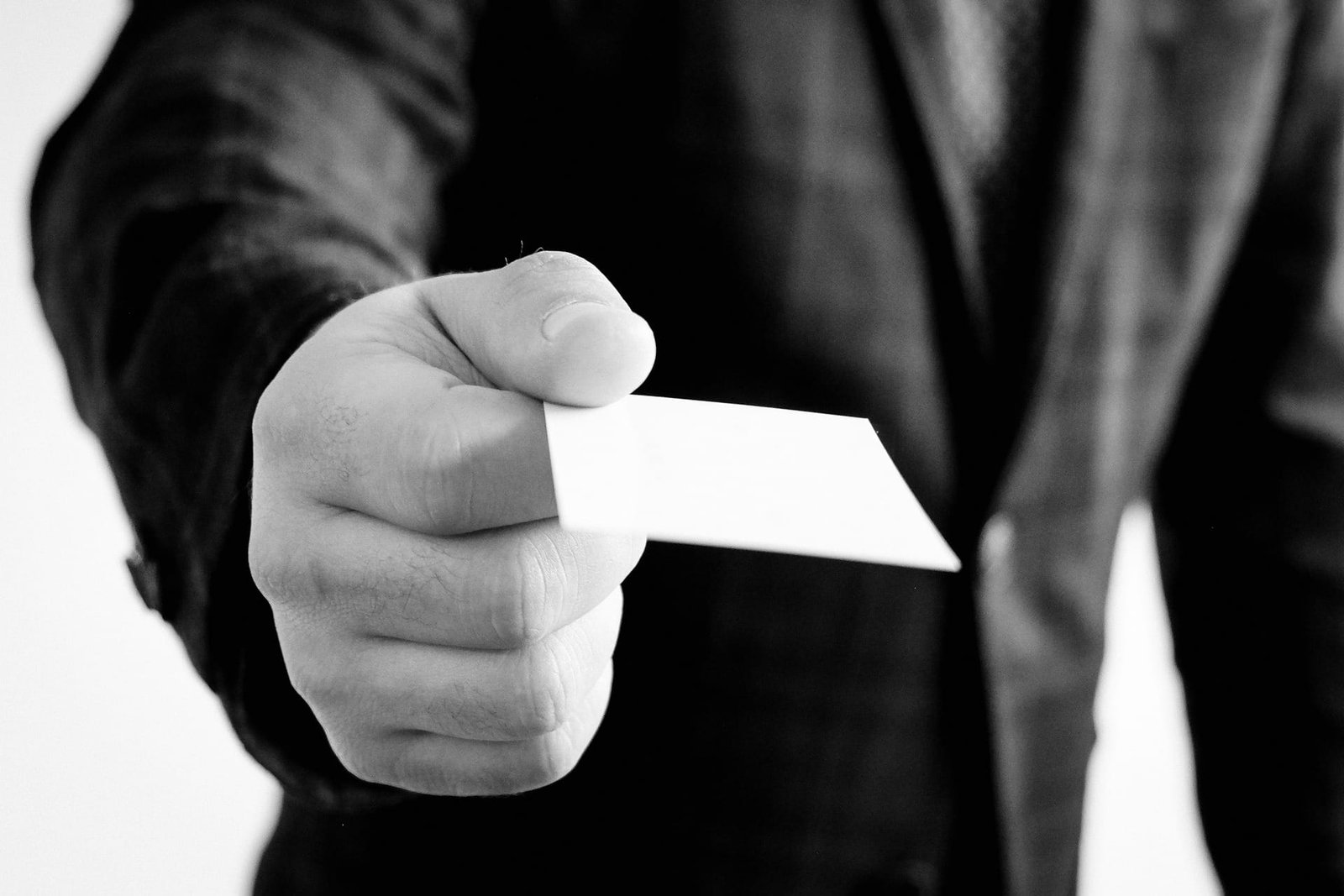 How to Use Custom Cards to Build Lasting Business Relationships ...