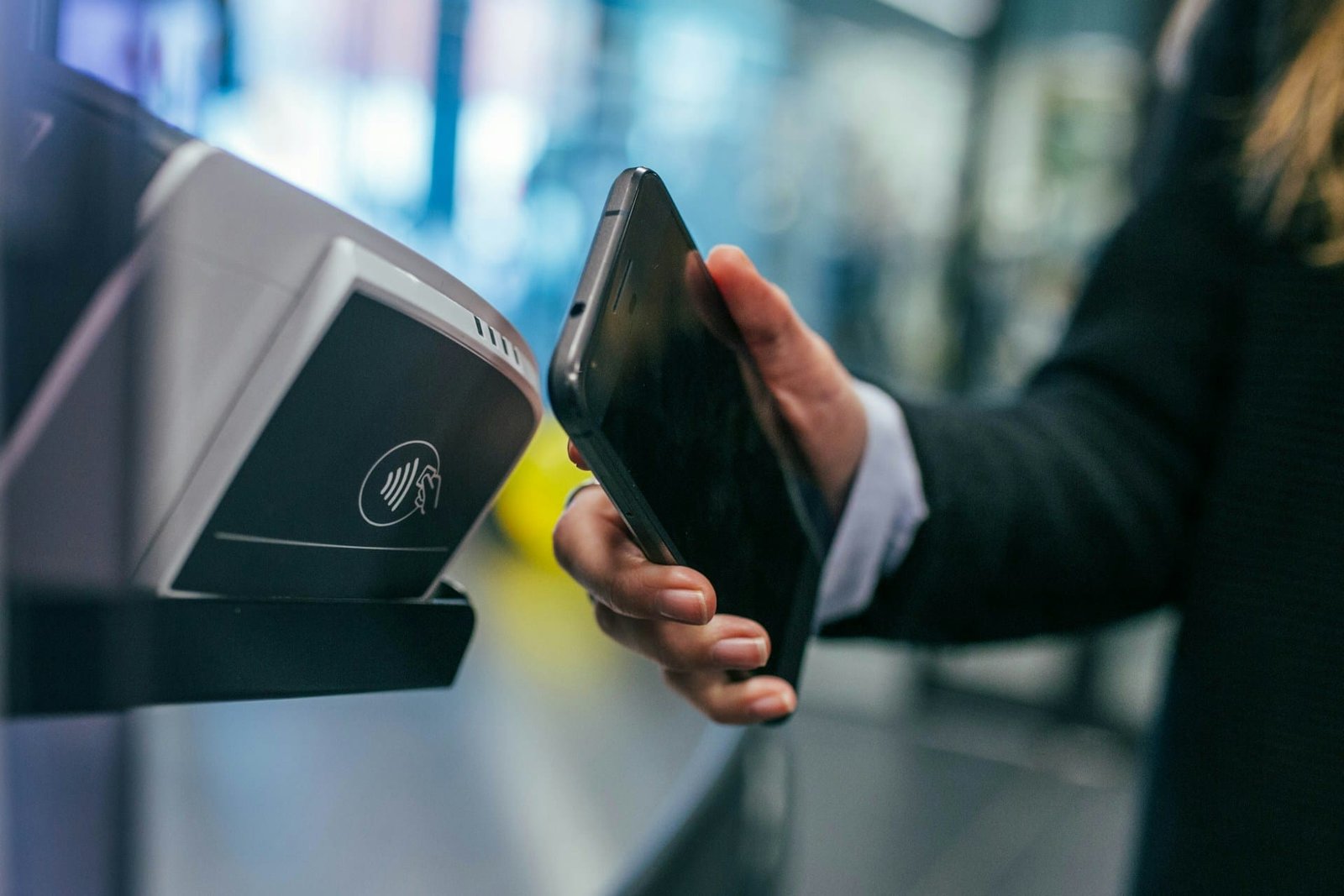 How Fintech Solutions Have Bolstered Online Businesses - Global Gurus